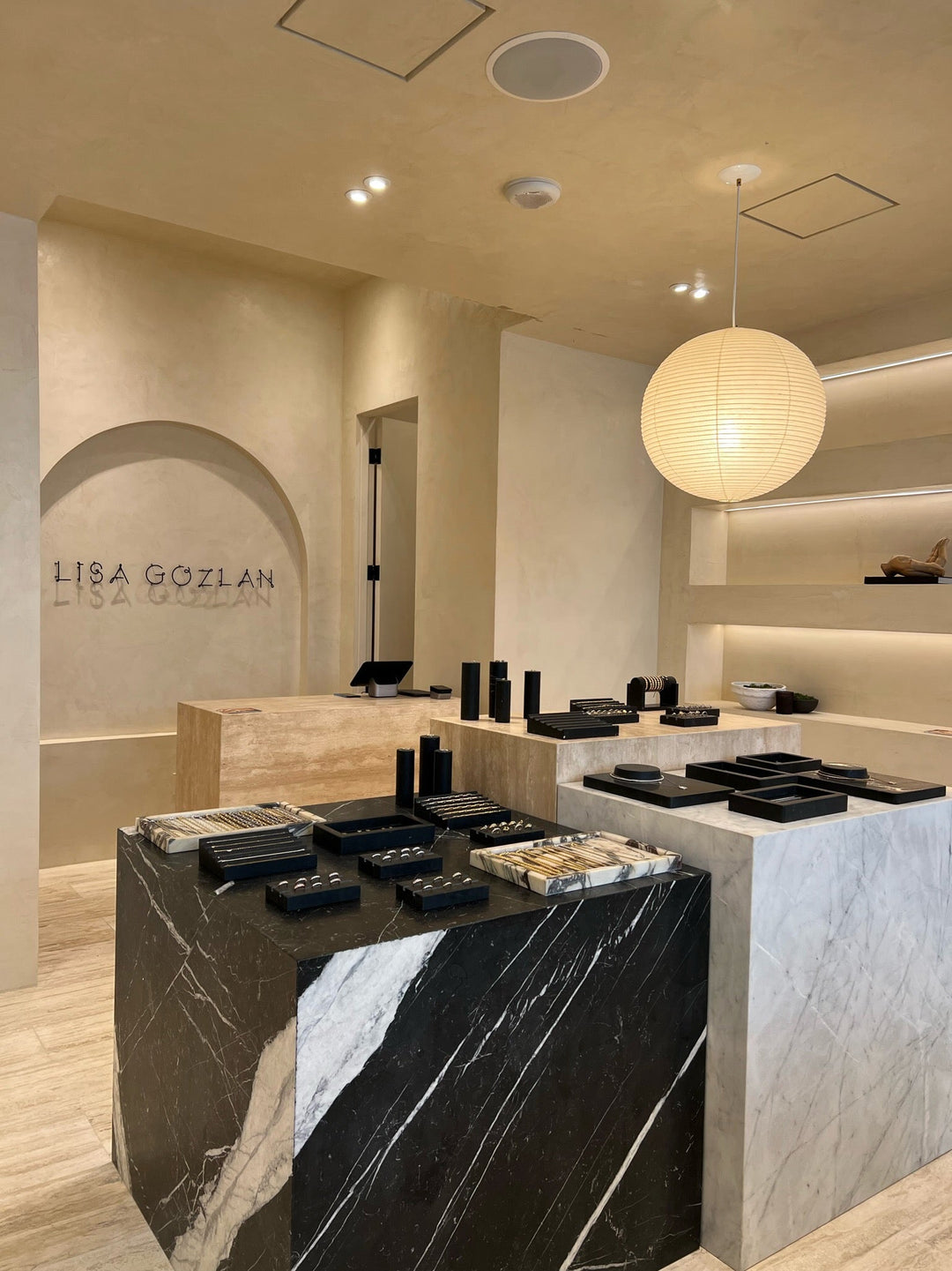 About – Lisa Gozlan US